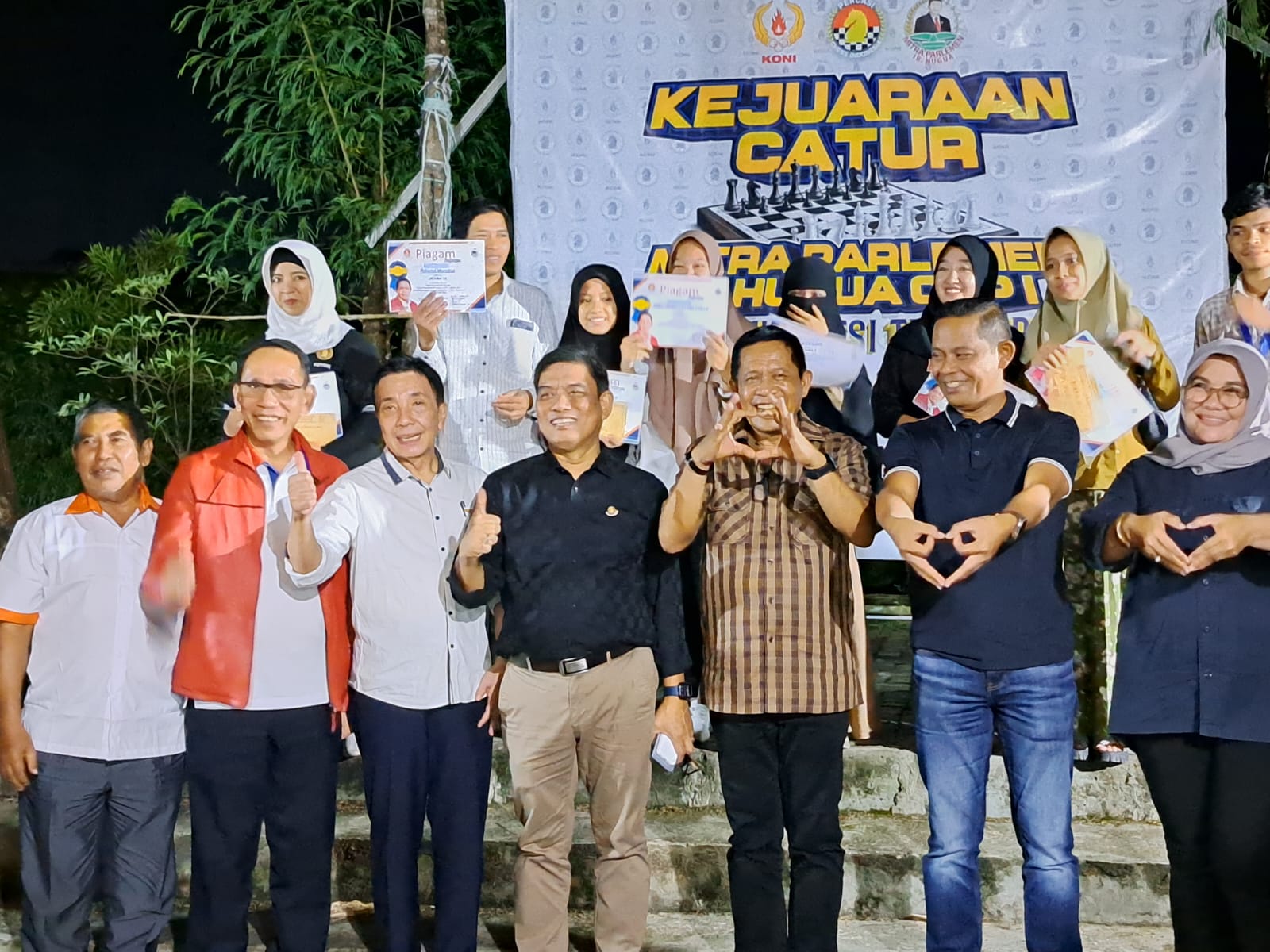 Ketua Pengprov Percasi Sultra Resmi Menutup Kejuaraan Catur Mitra ...