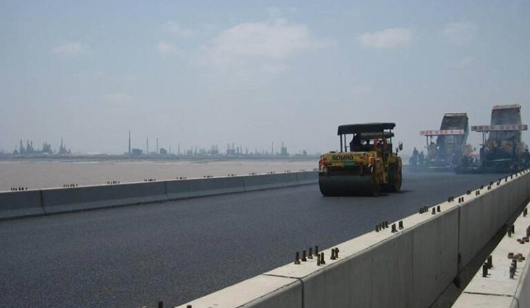 Pulau Buton Penghasil Aspal Batu Alam Terbesar di Dunia – Bursa Bisnis